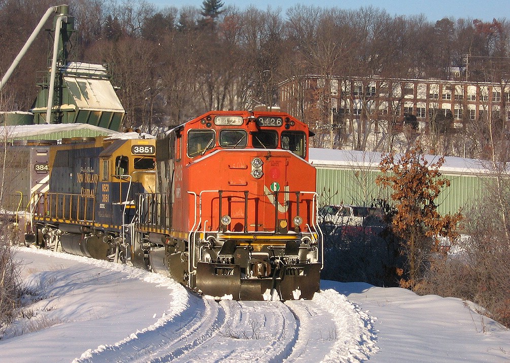 RMPX 9426 NECR 3851 GEXR 3843 on wye